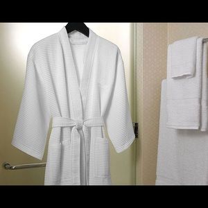 Westin Hotel | Other | Westin Weave Robe Good Condition 3 Available ...